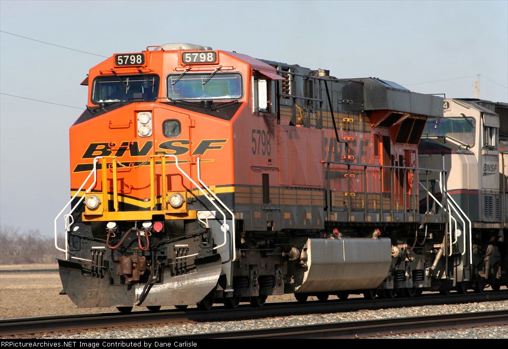 BNSF 5798
